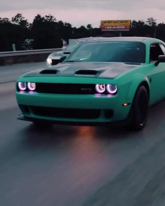 Dodge Challenger Hellcat - Coub