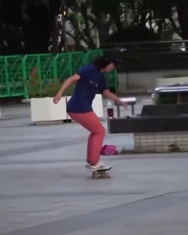 This girls insane skating skills is pure Criminal - Coub