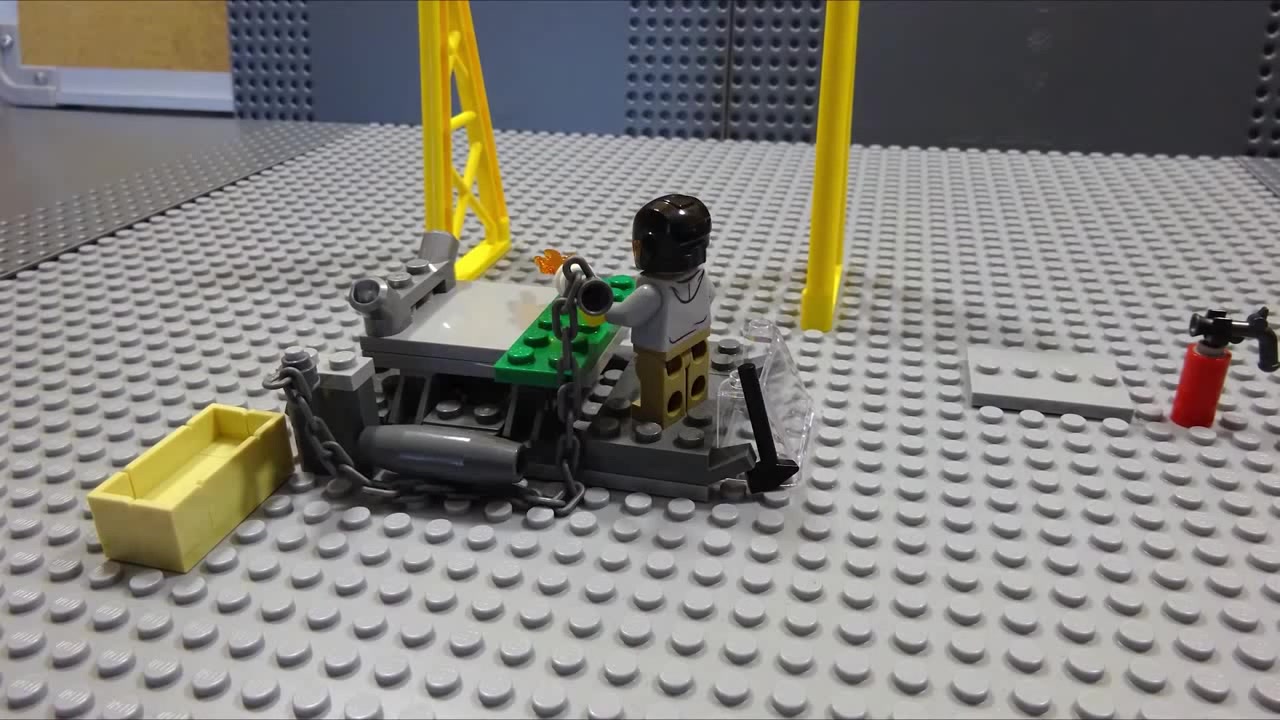Lego Vulture builds his wings - Coub