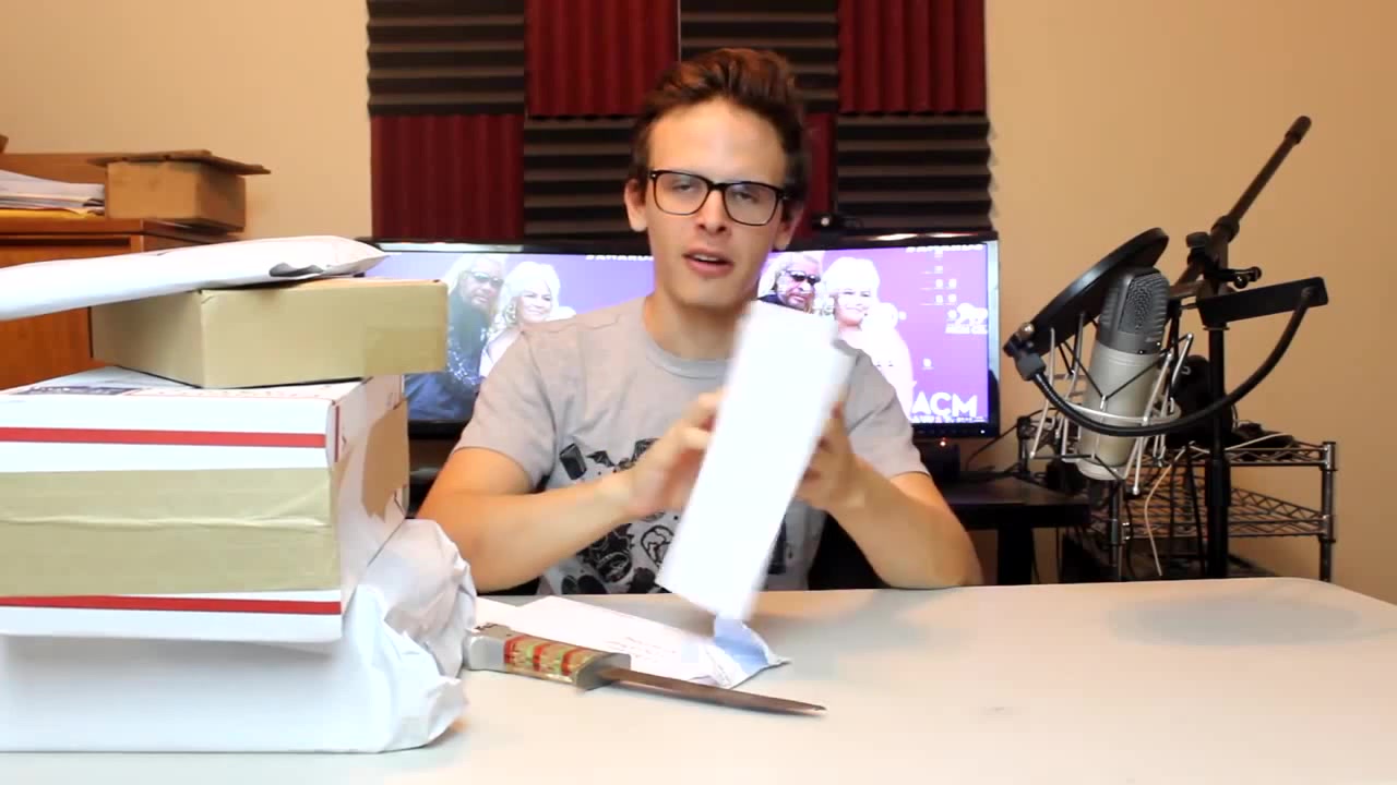 Bad Unboxing - Fan Mail (Feat. Garbage) - Coub