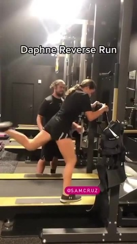 Daphne reverse run - Coub