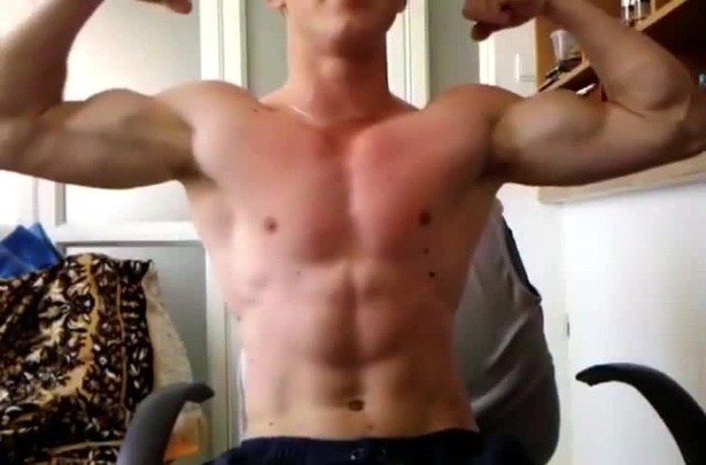 13 years old boy flexing muscles - Coub