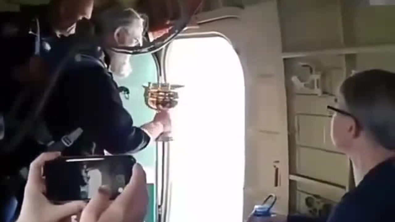 In nomine patri et filii et spiritus sancti - Coub