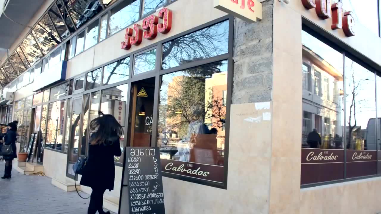 გოგო კაფეში შევიდა - Coub