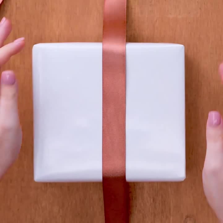 Wrapping gifts - Coub