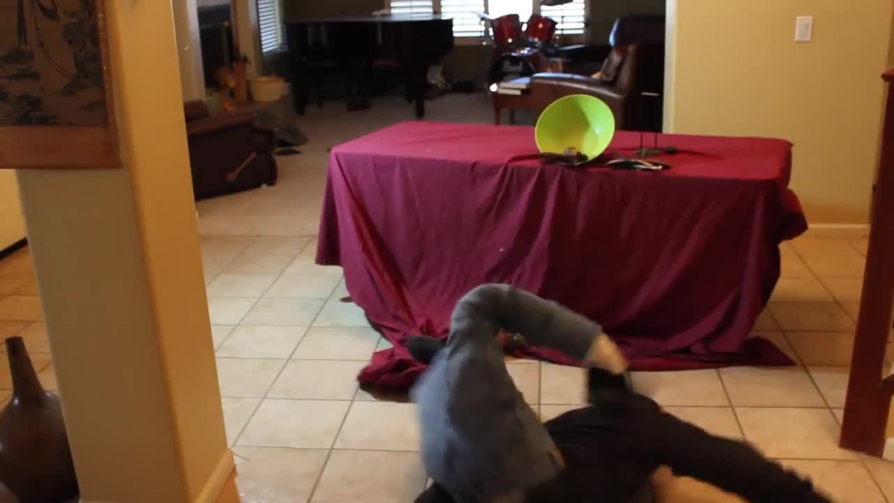 How to dance to a dubstep drop - Coub