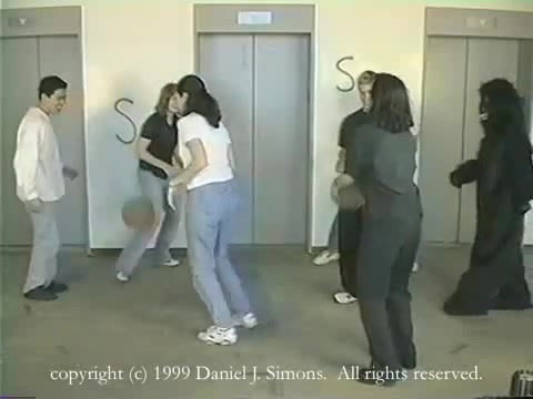 selective attention test: invisible gorilla - Coub