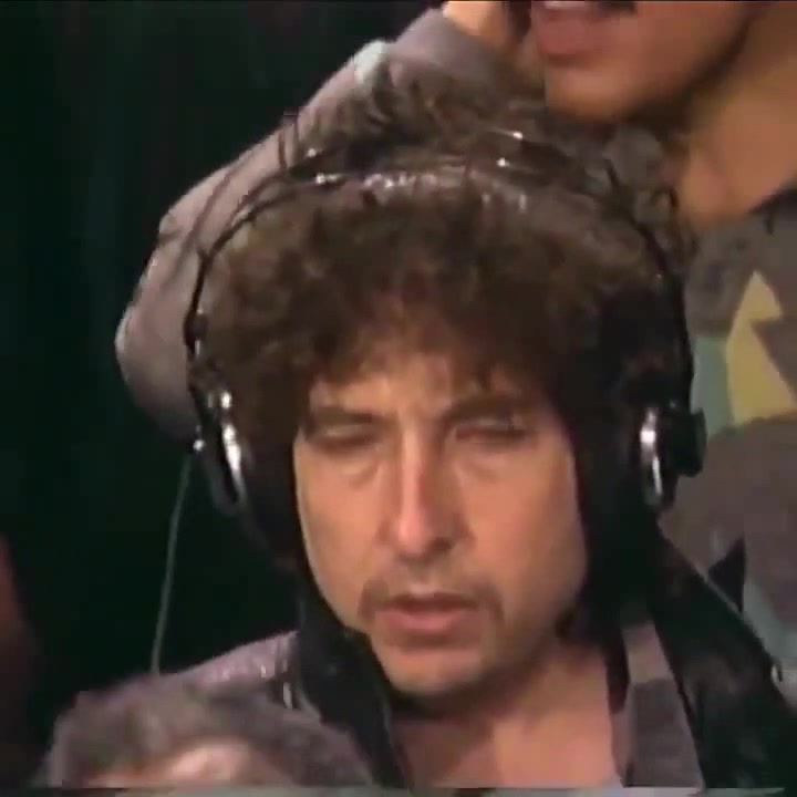 Current mood: Bob Dylan in the ‘We are the world’ video. - Coub