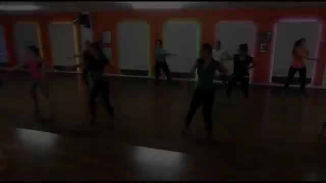 Bachata tanzen kurs lernen in Wohlen bei Salsa People ist einfach - https://www.salsapeople.ch ...