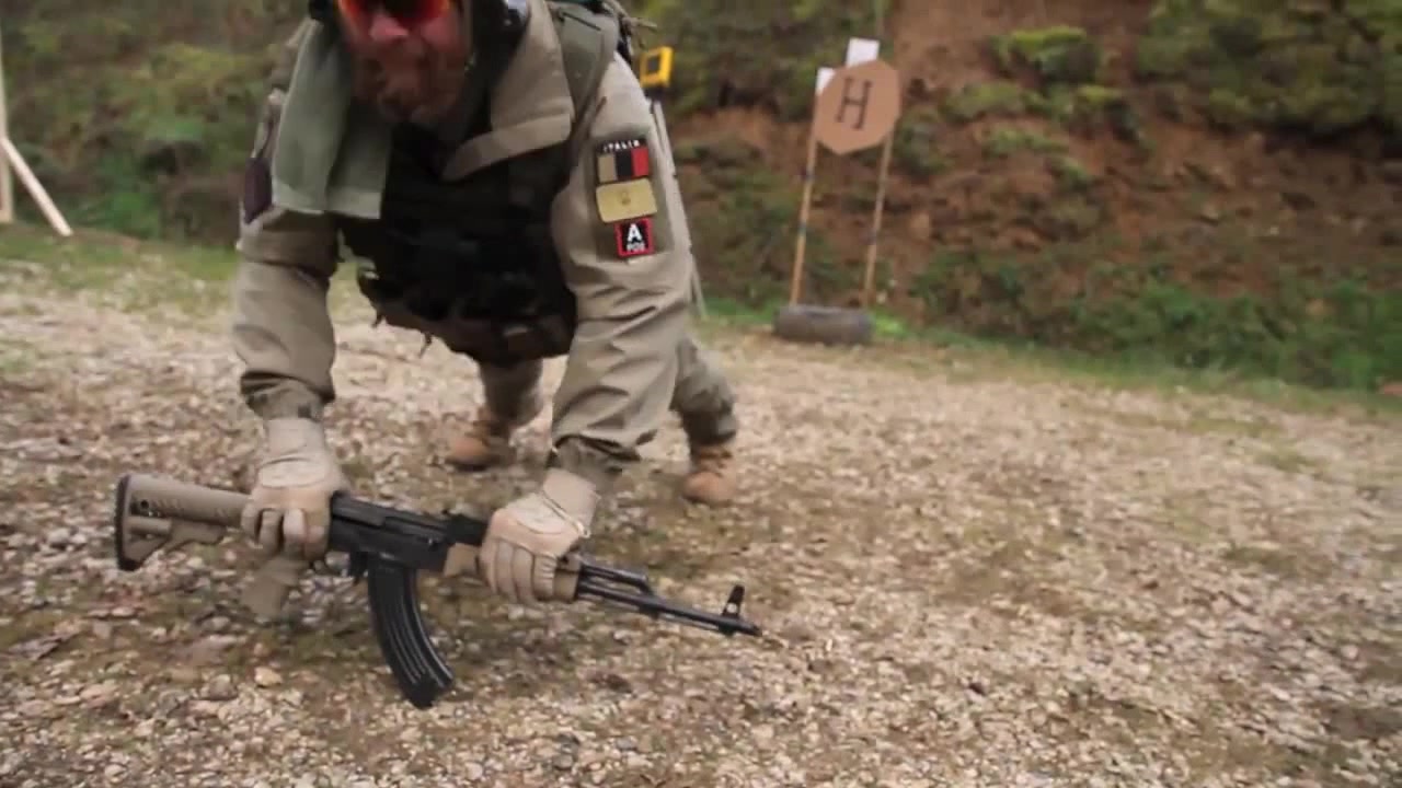 Отжимание на магазине АК / Ak magazine press-up - Coub