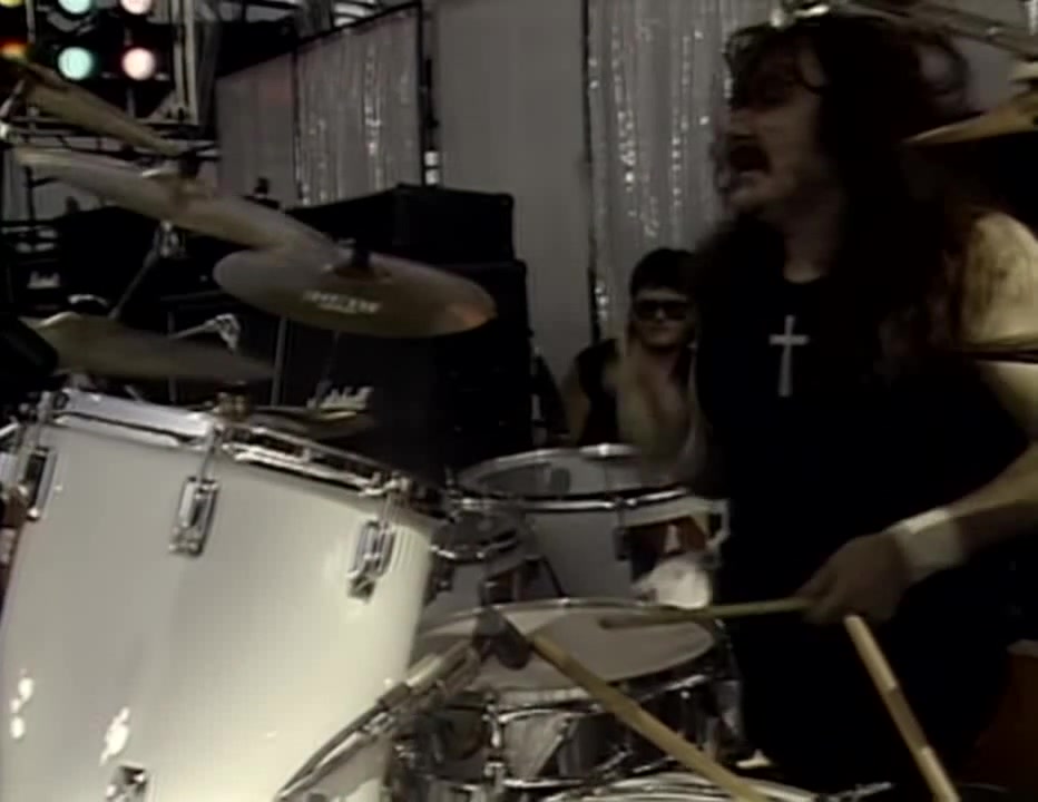Black Sabbath feat. Ozzy Osbourne - Paranoid (Live Aid 1985) - Coub