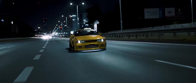 Yellow R32 Skyline | 4K - Coub