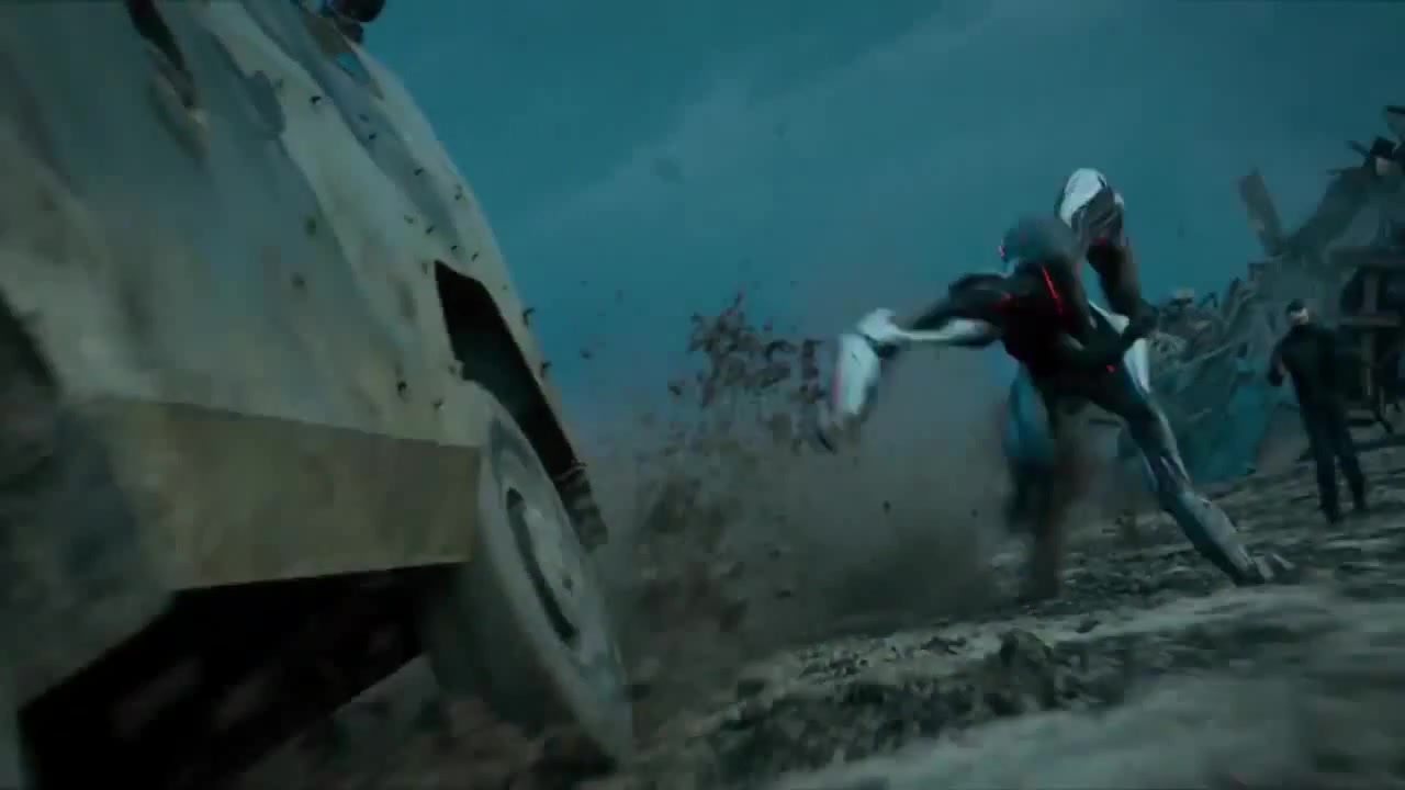 Attraction (2017) - Man With Alien Suit vs Alien | Russian Alien Movie ...