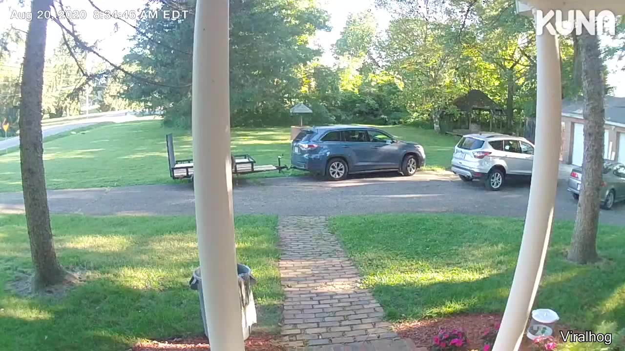 Random Tire Hits House At High Speed - Coub