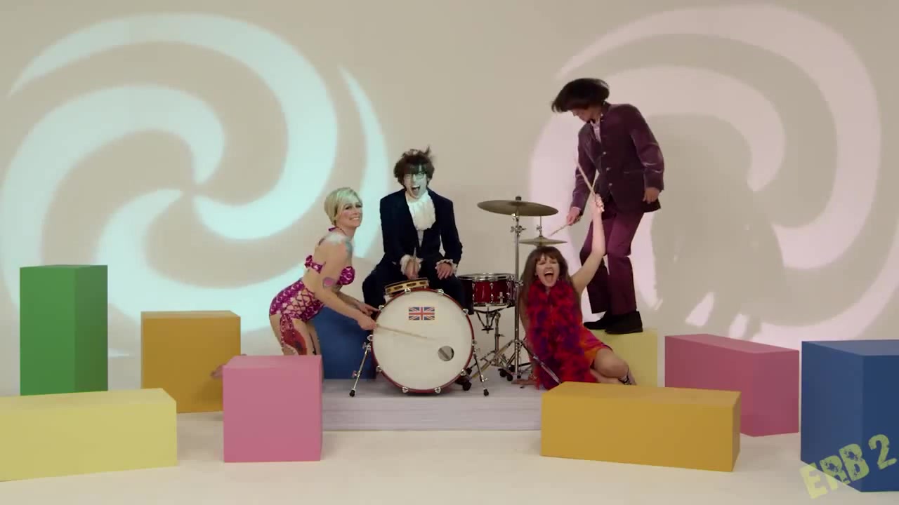 James Bond vs Austin Powers - ERB Behind the Scenes - Coub