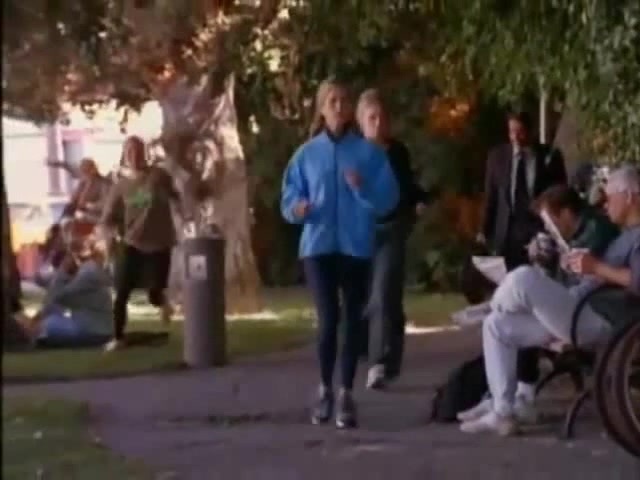 phoebe running - Coub