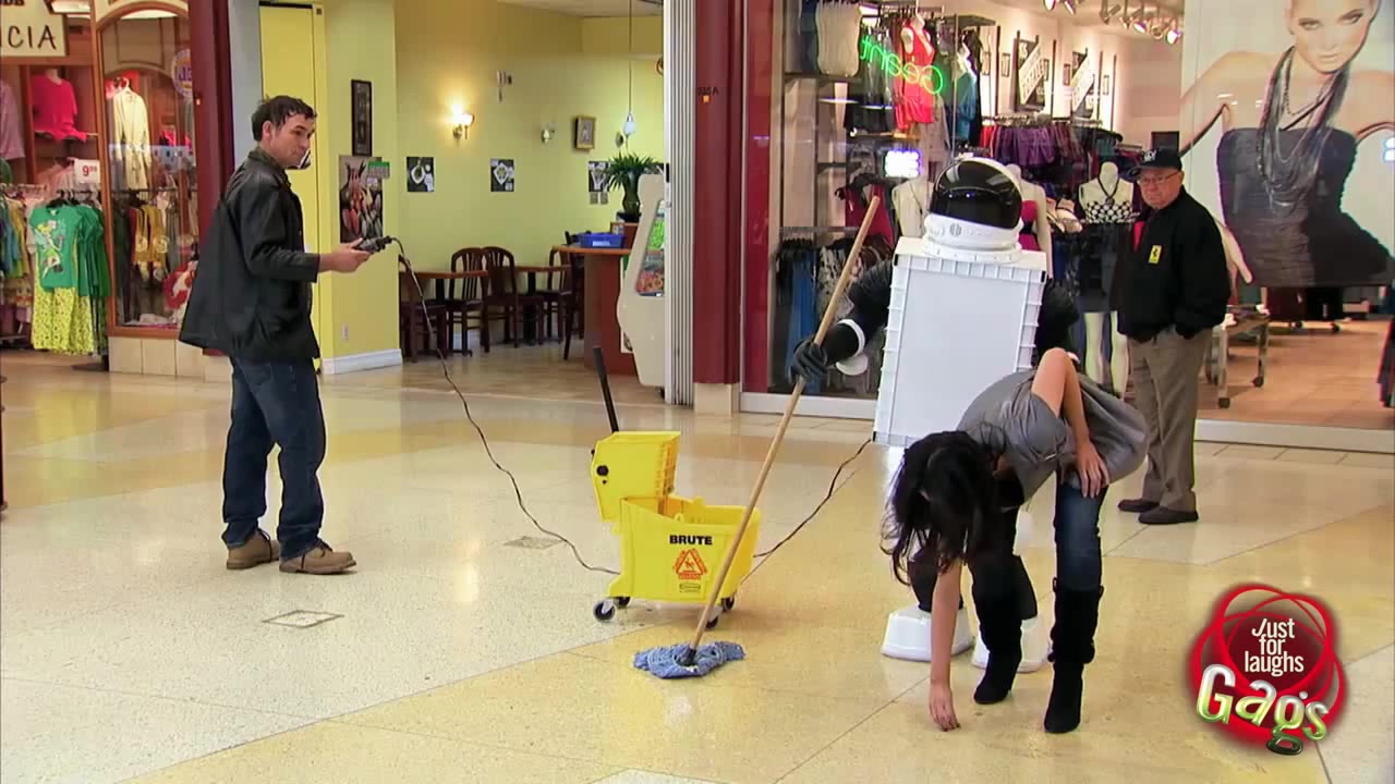 ʘ‿ʘ Ass Slapping Robot {•̃_•̃} Prank - Coub