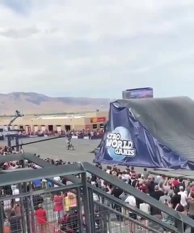 Handsome jumps and other tricks - Coub