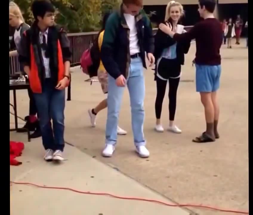 (Club Goin Up on a Tuesday) Dance at School Vine - Coub