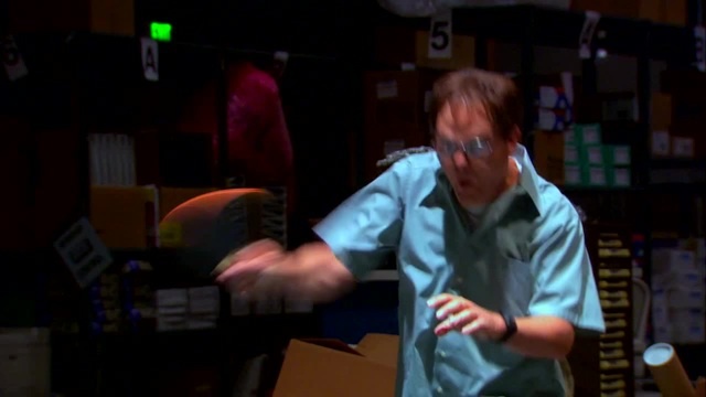 Dwight vs. Mose - Coub