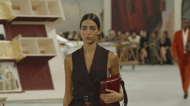 Tod's by Walter Chiapponi SS 2024 Show - Coub