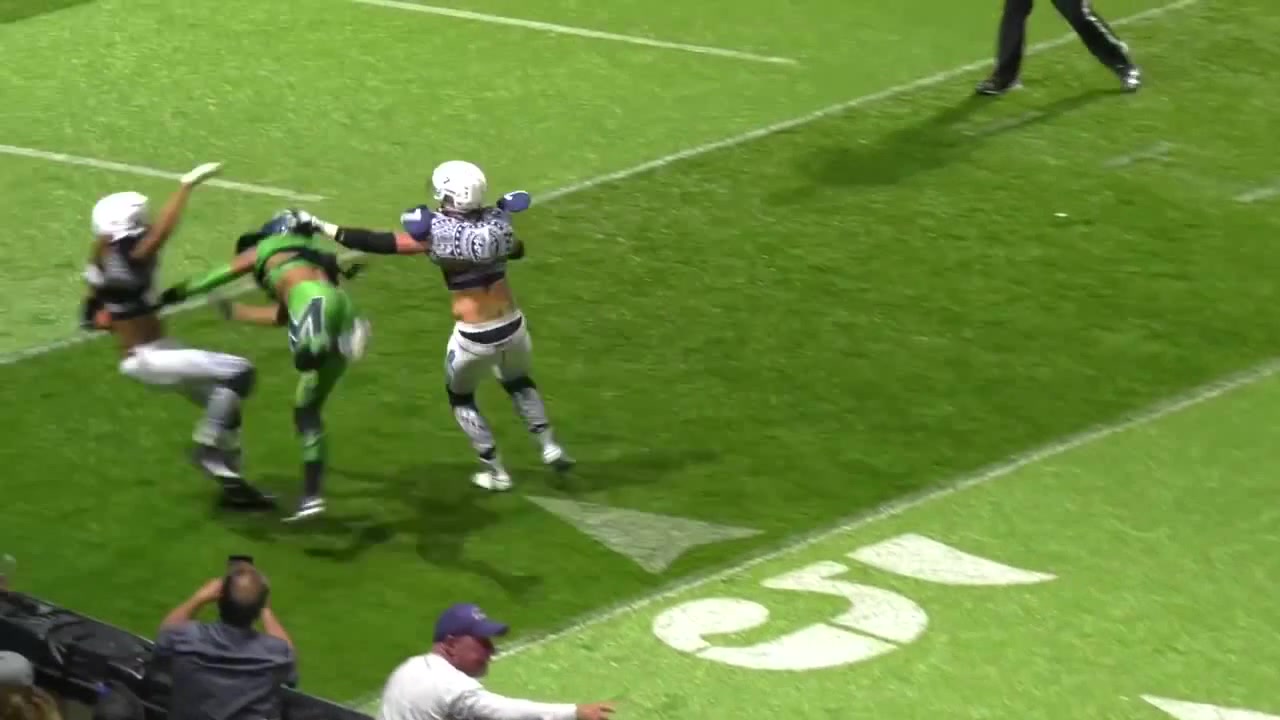 LFL girls attack - Coub