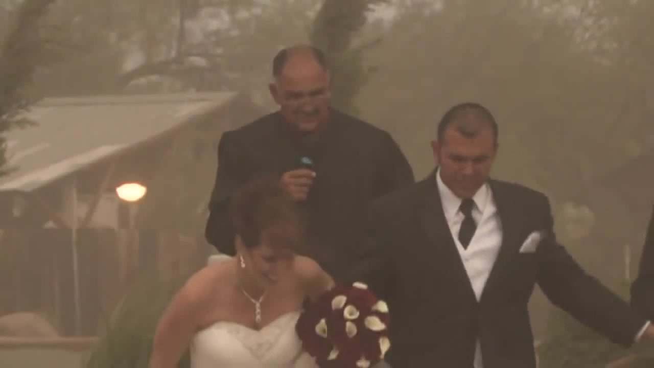 Arizona Wedding Ruined by Sandstorm - Coub