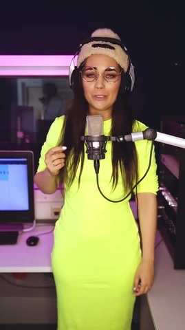 Радиоведущая - мастер озвучки (x5) - Coub