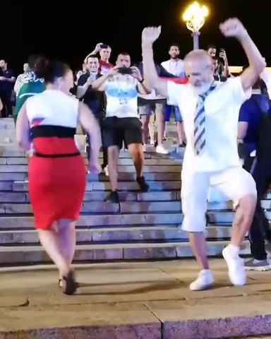 Jazzila Old man Dancing - Coub