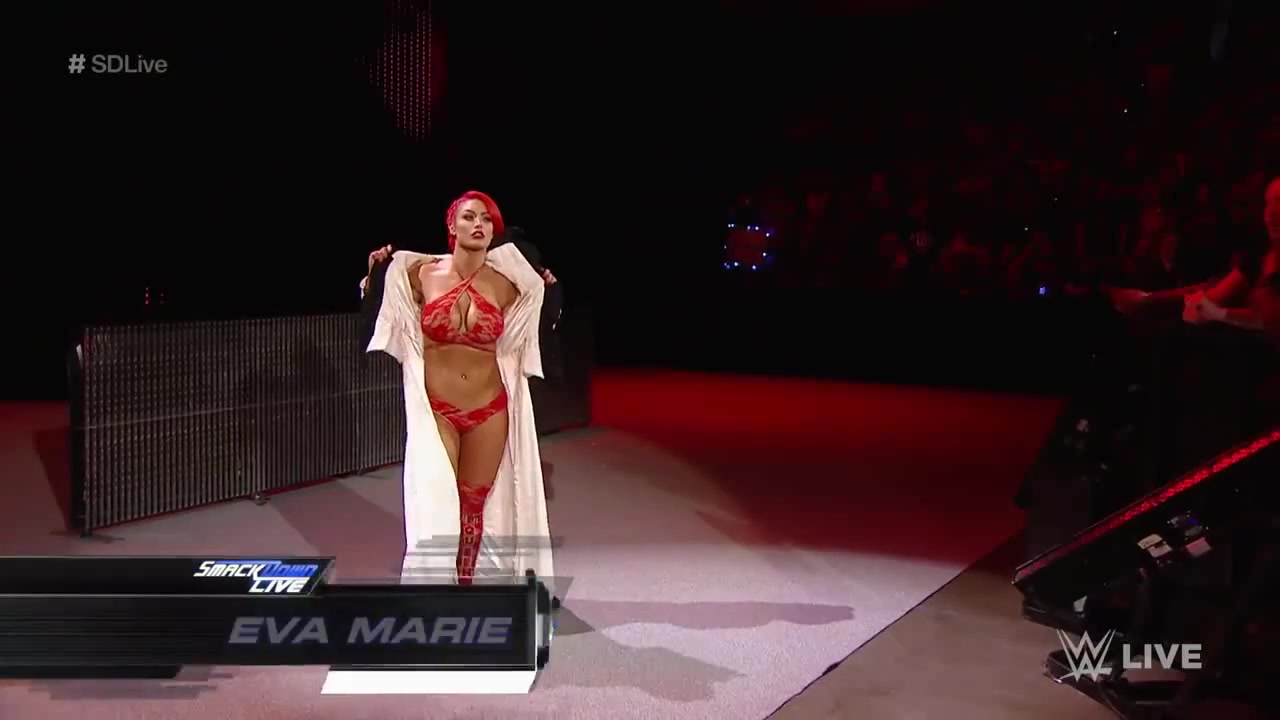 The Women's division stake their claim as the top female competitor: SmackDown Live, July 26 ...