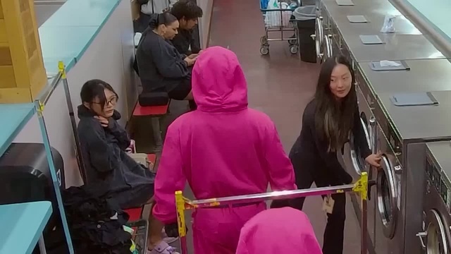 Pink Guards Washday - Coub