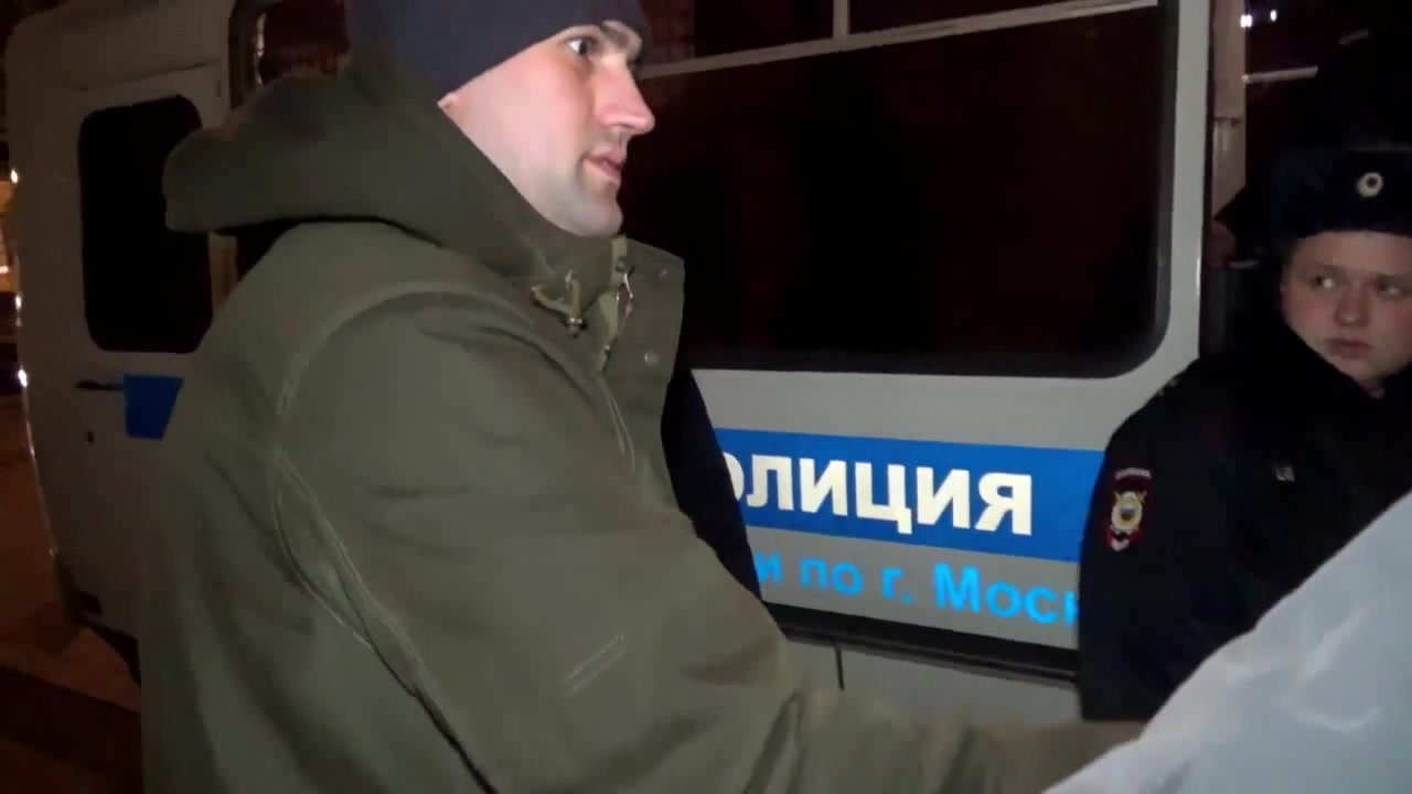 просто спрятался от гнёта слов - Coub