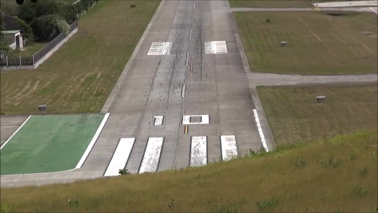 Britten-Norman Islander - St. Barth Landing - Coub