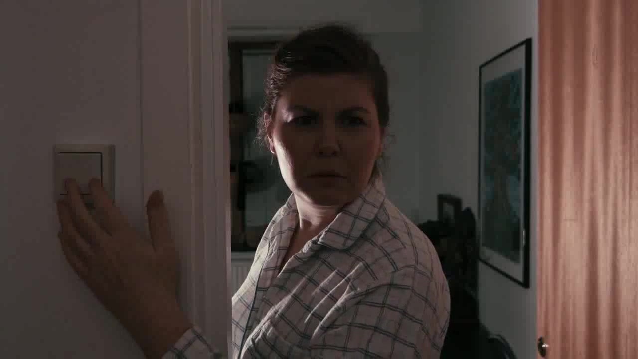 Lights Out (A short horror film). - Coub