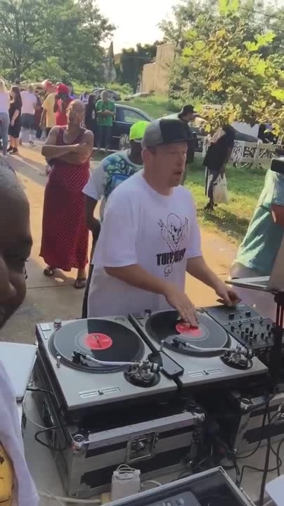 DJ Too Tuff from the legendary old school Philly Hip Hop Tuff Crew ...