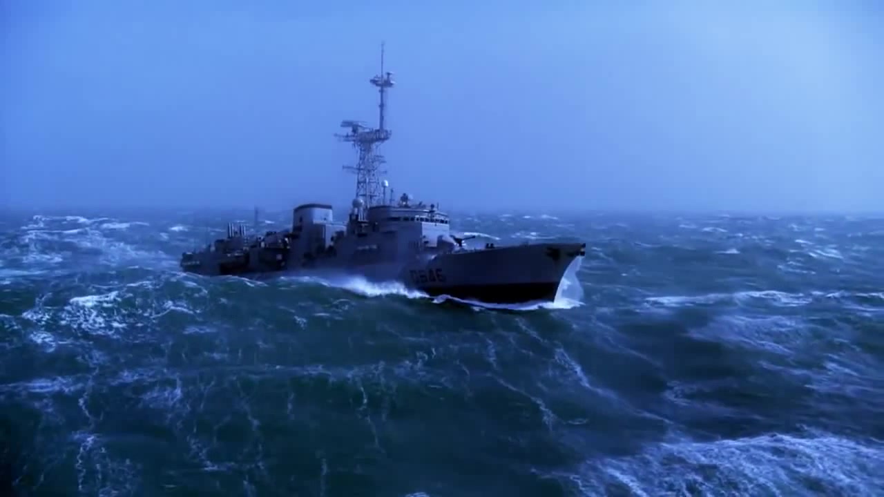 Warship vs Big Waves - Coub