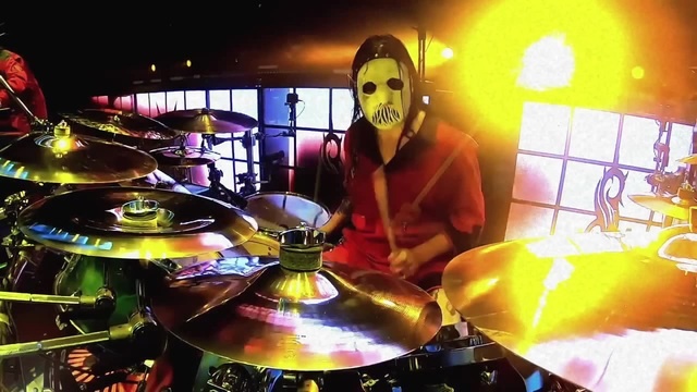 Вон тот с барабаном! (Аллегрова & Slipknot) - Coub