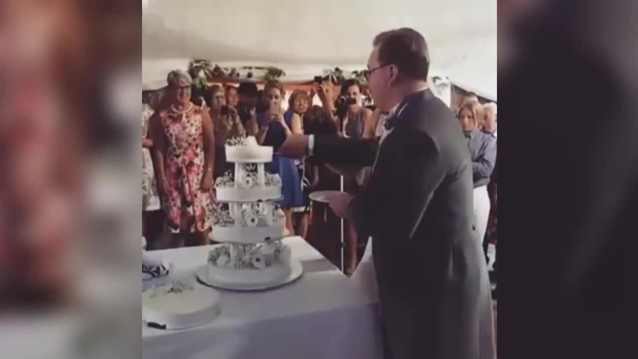 Wedding Cake Fail - Coub