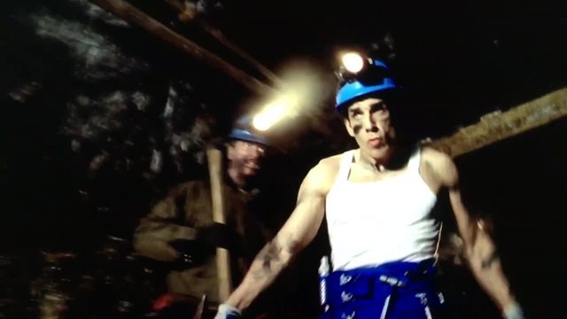 Ben Stiller wide walking in mine - Coub