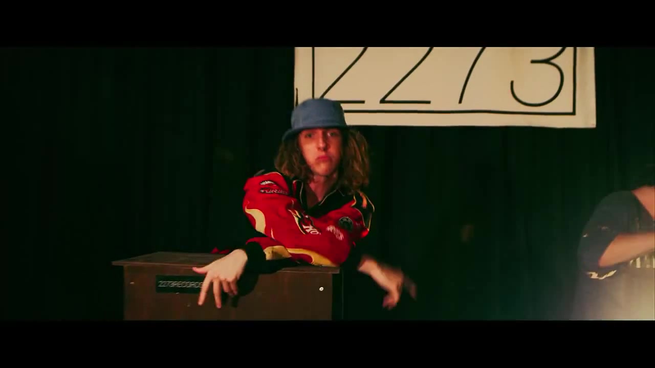 Felly - Gorilla (feat. Gyyps) [Official Music Video] - Coub