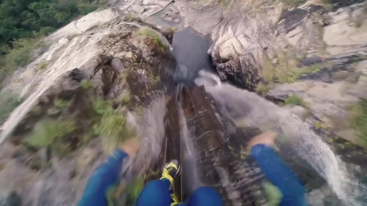 Insane 59 Meter Cliff Jump - сумасшедший прыжок в воду - Coub