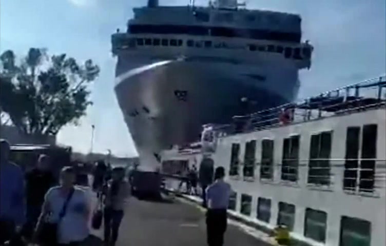 MSC Opera has the best captain =) - Coub