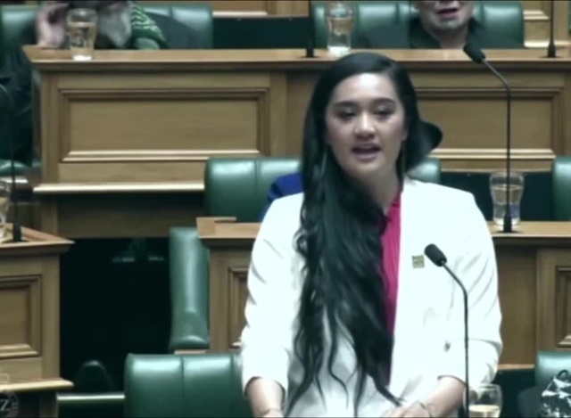 She gives rock now) - Coub