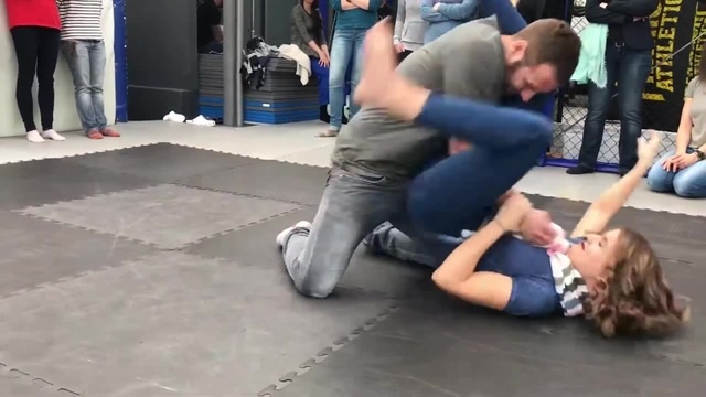 Woman self-defense - Coub