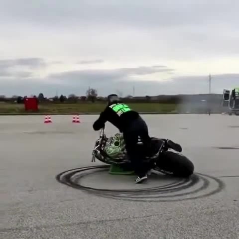 Biker gets dizzy after spinning on a motorcycle 🤣 - Coub