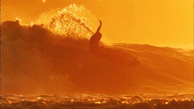 In the waves (song: Kastyell - Mon Amour) - Coub