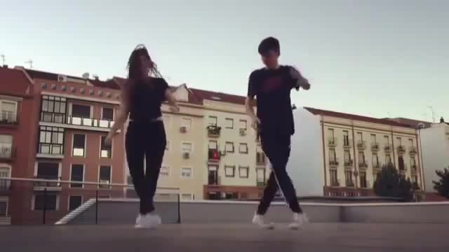 Танец парня и девушки Shuffle - Coub