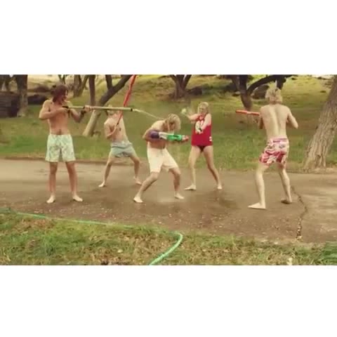 I don't know how to caption this 🙈 || I really like this one (it should loop, kinda). btw ...