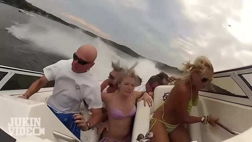 Seven Person Boat Crash - Coub