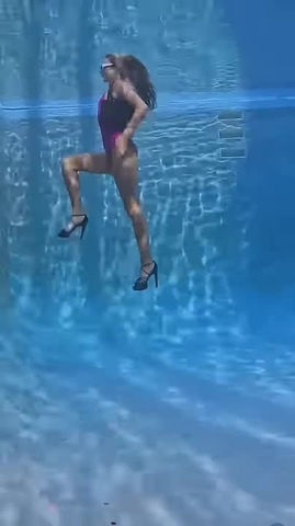 AQUA dance underwater - Coub